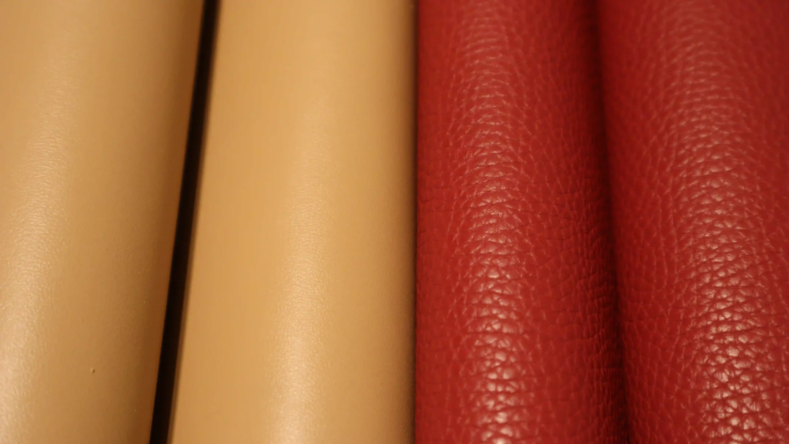 Choosing Between Smooth Leather and Pebbled Leather for Everyday Use ...